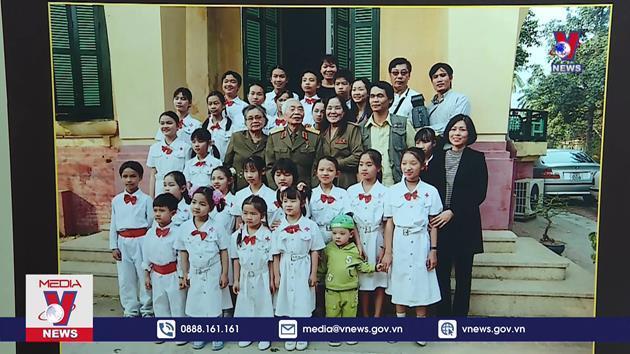 Tiếp nhận tài liệu ảnh về Đại tướng Võ Nguyên Giáp